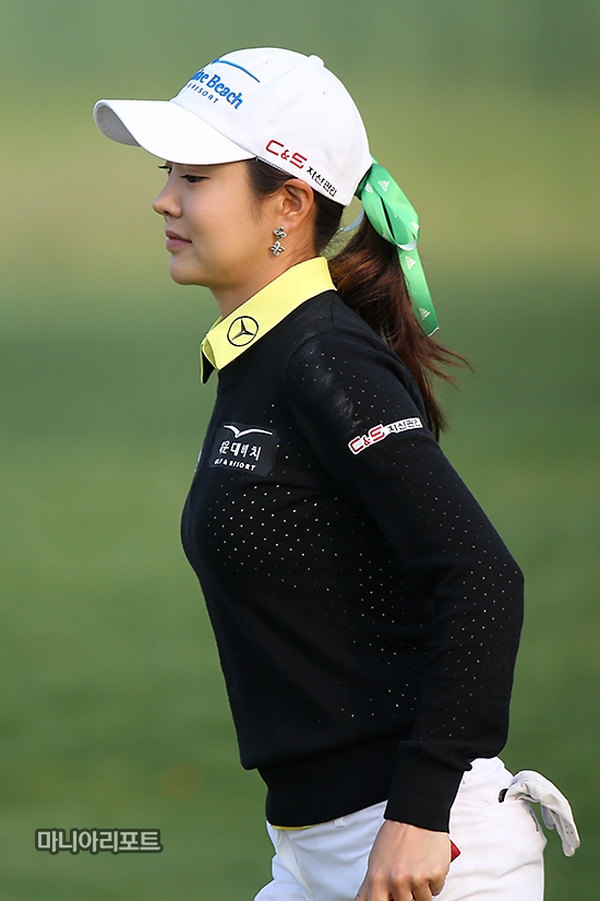 LPGA/KLPGA/LET/JLPGA Golf Fashion - On-Course - Page 104 - LPGA/Ladies golf talk - GolfWRX